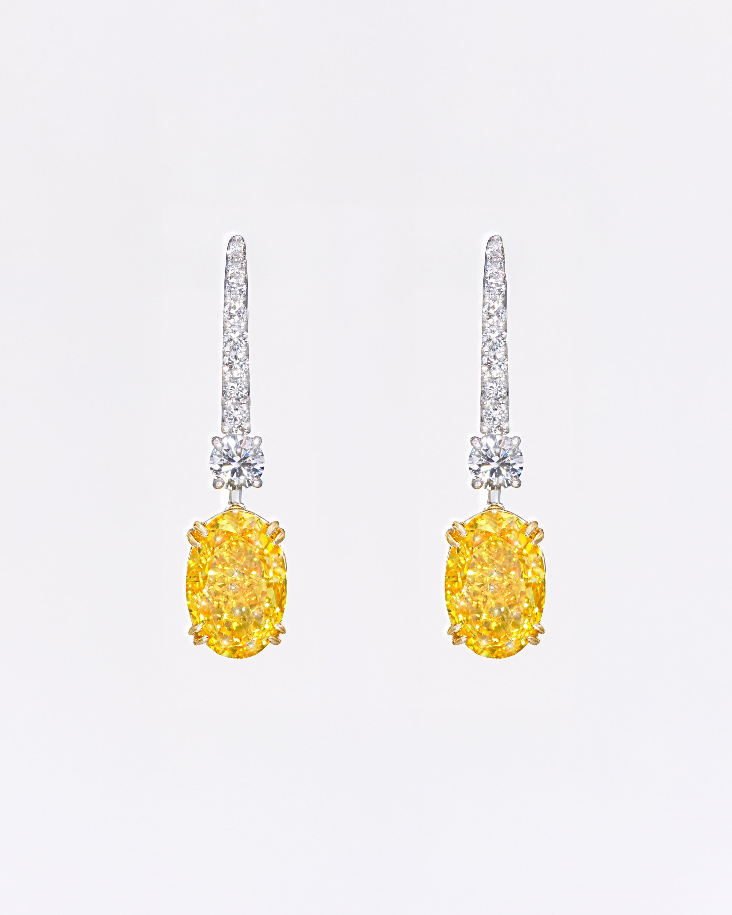 Vivid Yellow Oval Drop – ⅡA Diamond